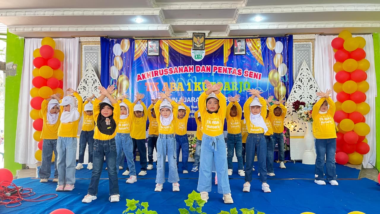 Akhirussanah dan Pentas Seni TK ABA 1 Kutoarjo Meriah